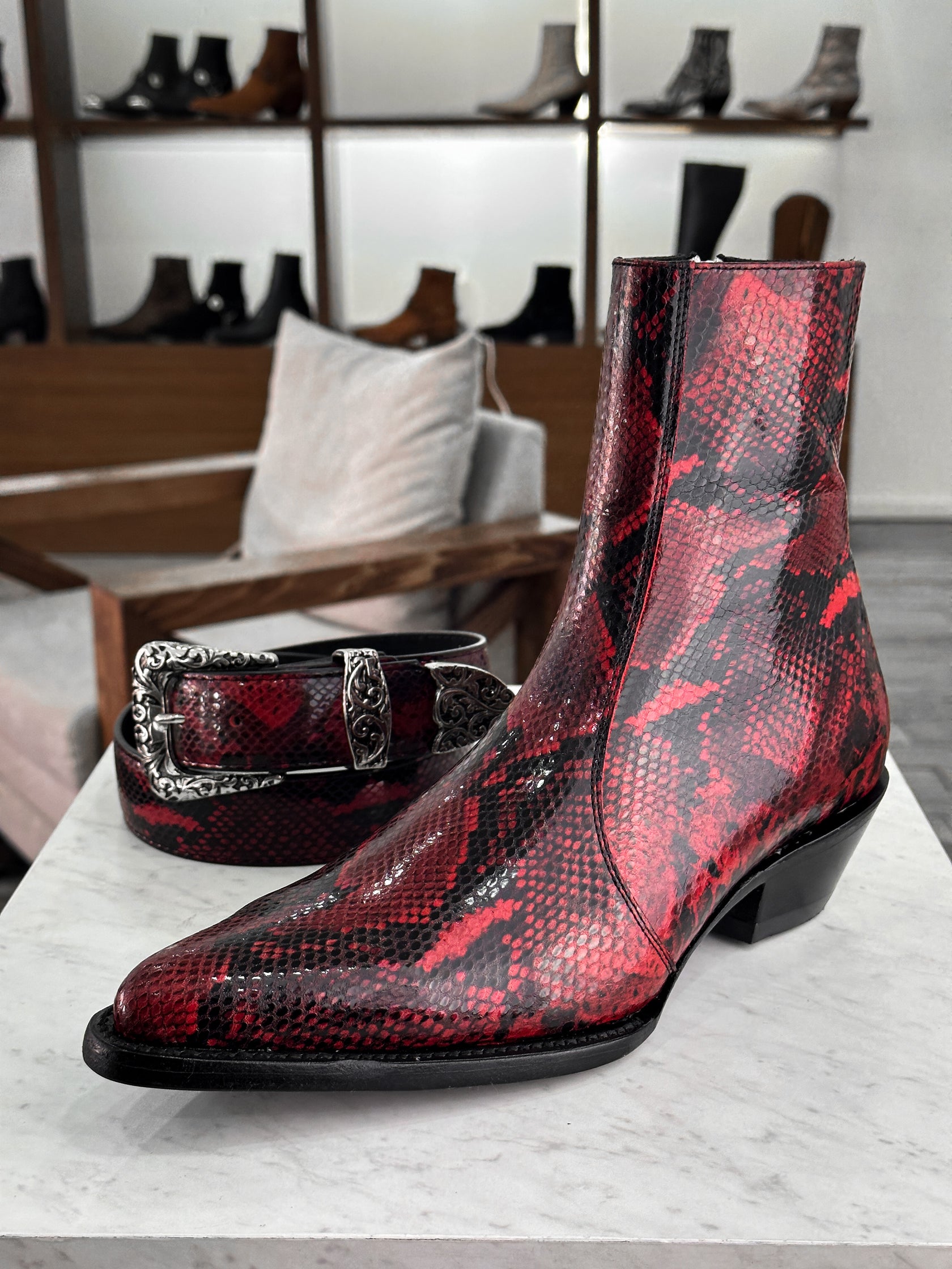 RED SNAKE BELT – LuxxeMx