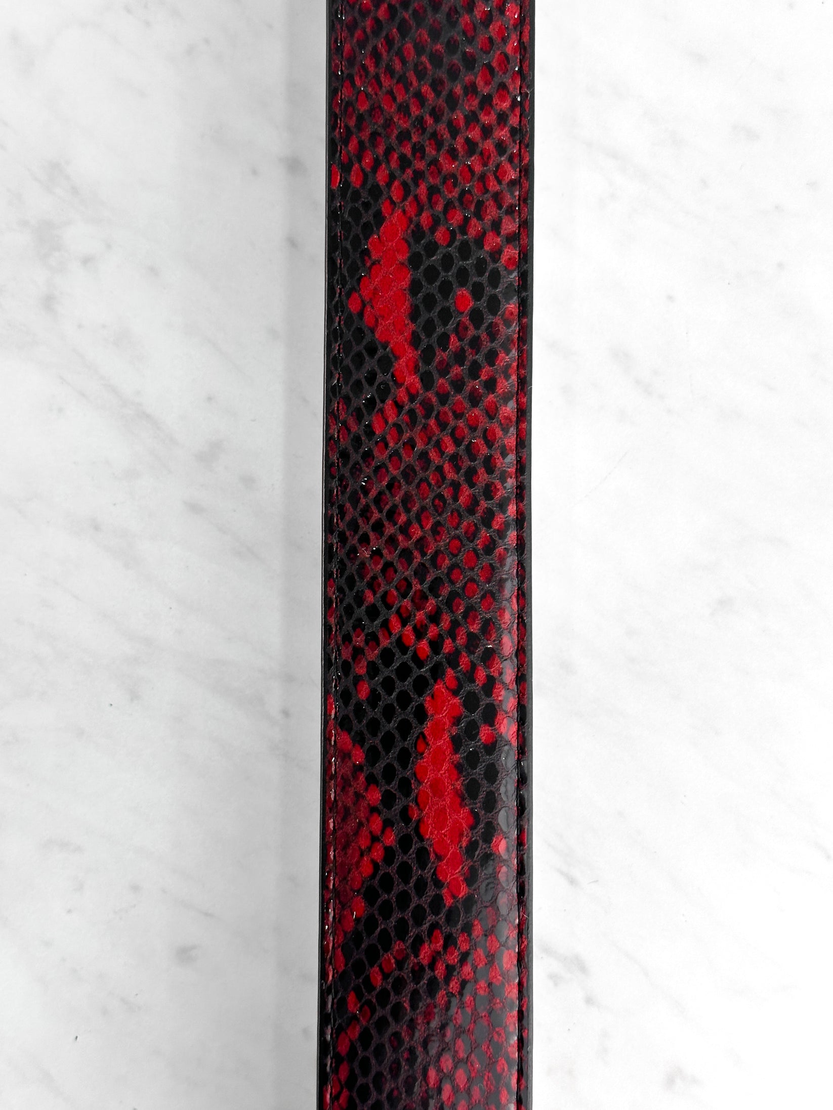 RED SNAKE BELT – LuxxeMx